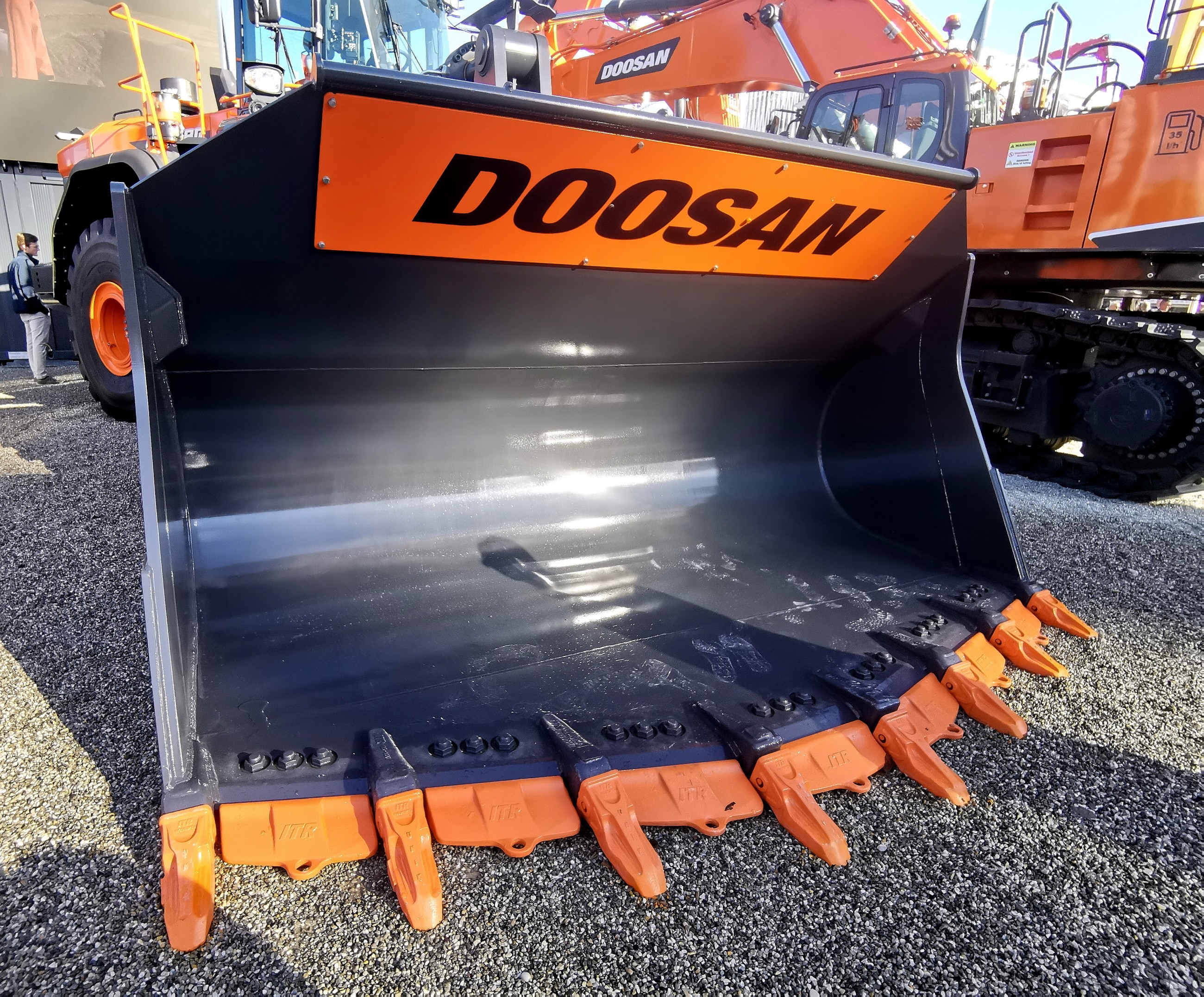 [Live] Hyundai Doosan Attends Bauma 2022 in Germany with New Product ...